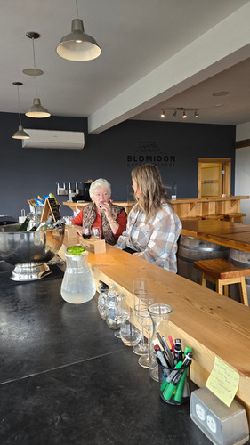 Extra Stop | Wine & Vine