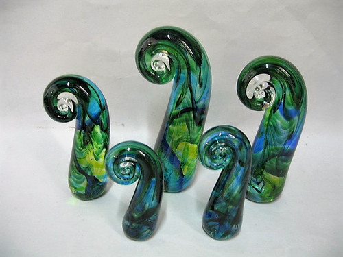 12cm Freestanding Glass Koru in MADINZ Presentation Box | MADINZ