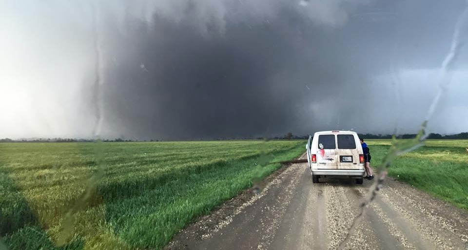 Storm Chasing Tours and Vacations | Extreme Tornado Tours