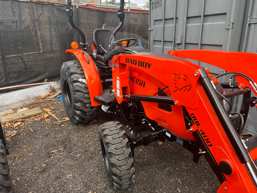 BAD BOY BB4035HIL TRACTOR W/ LOADER | Merit Hardware Inc.