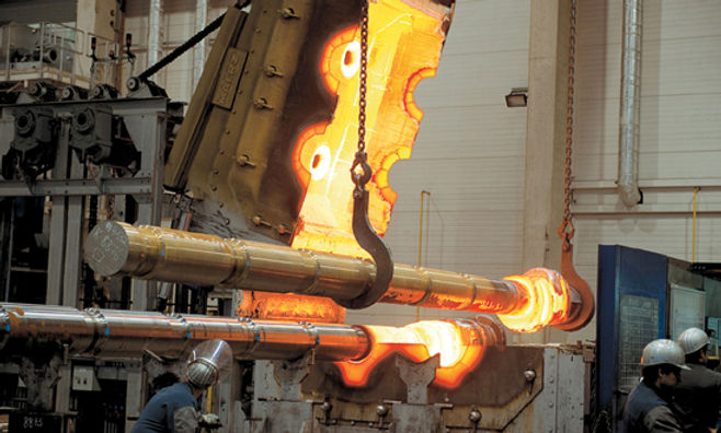 Todo el proceso de forjado y mecanizado del eje de un barco gigante