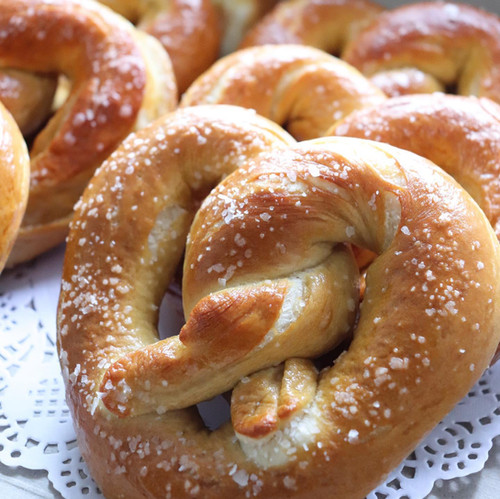 JUMBO SOFT PRETZELS | magicovenbakery