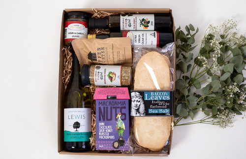 The Entertainers Hamper with Semillon | Harper and Lulu