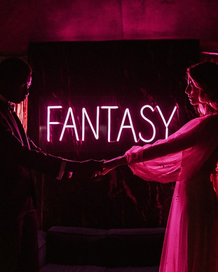 Neon sign hire for your wedding or event / Signature Moments