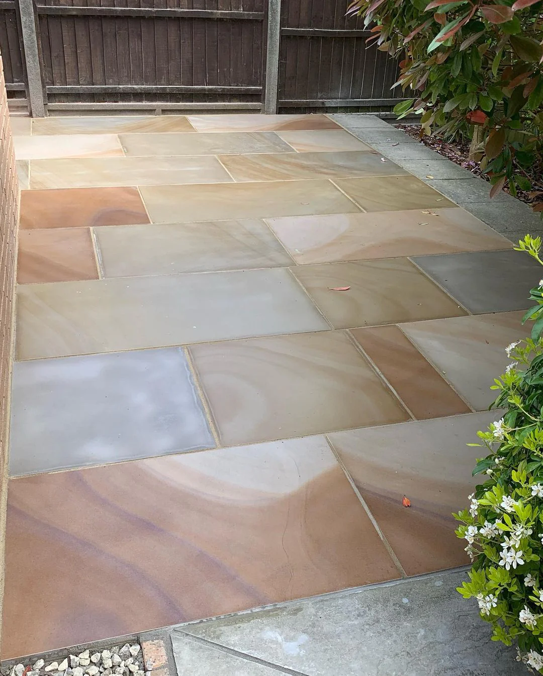 Rippon Buff Indian Sandstone Paving Slabs - Sawn & Honed - 900x600 ...