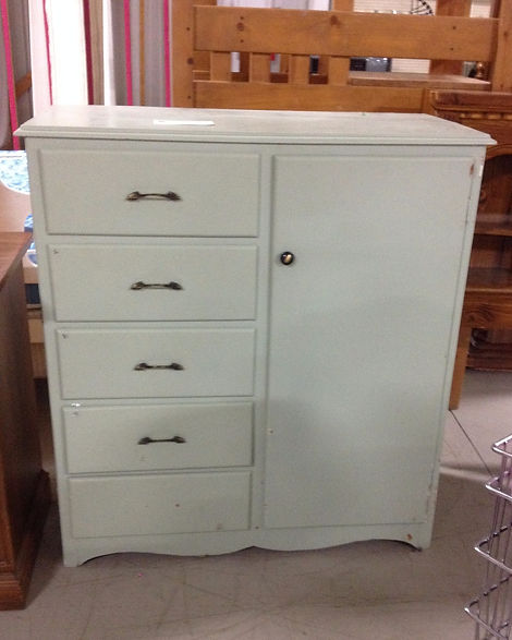 Lion Sharpie Dresser