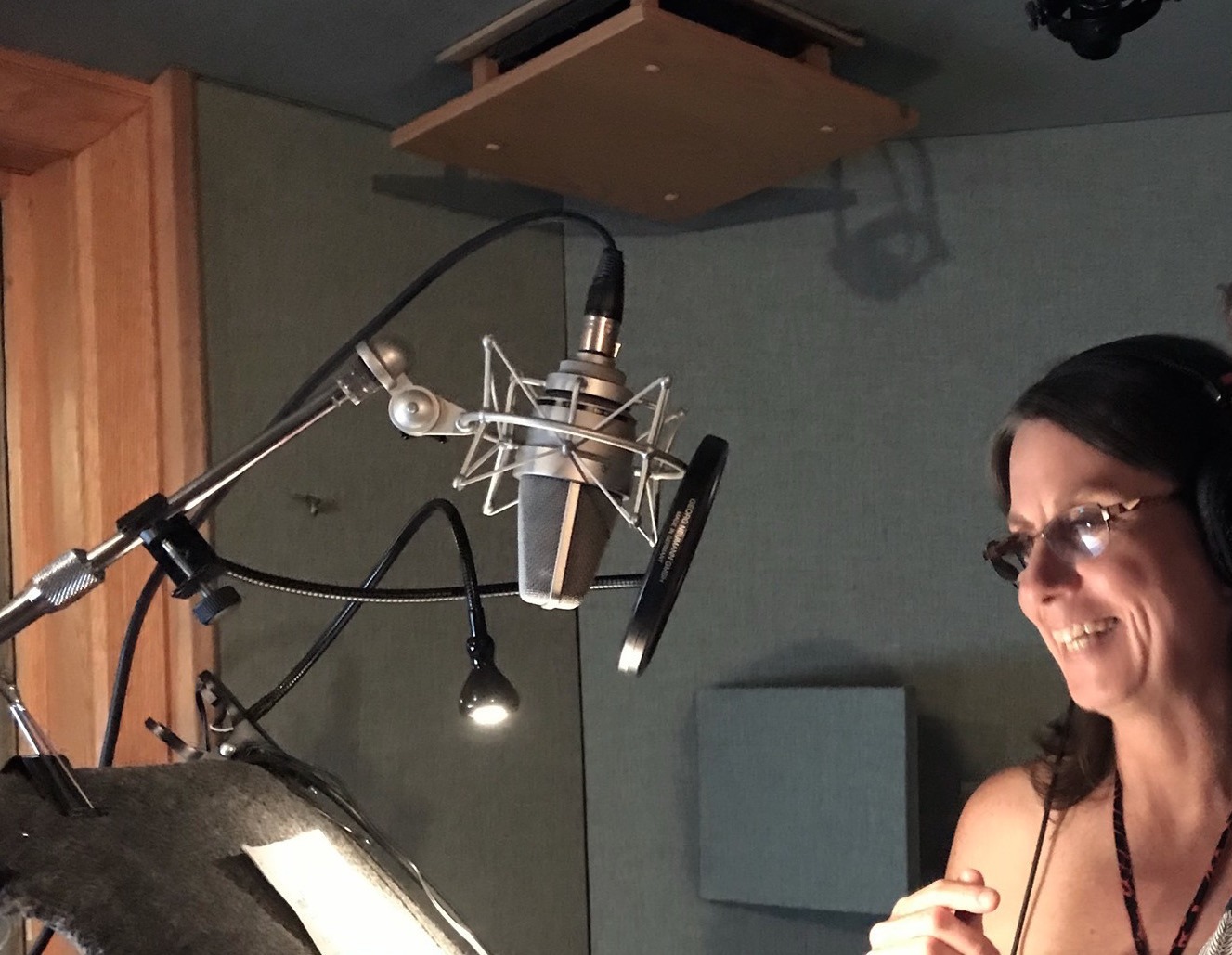 Ilona Pal VOICE-OVER ARTIST official website