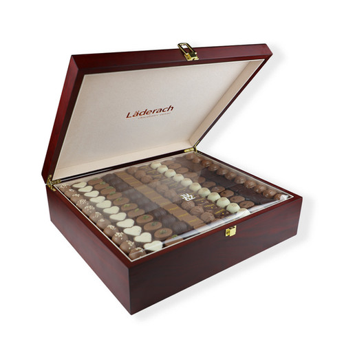 Wooden Red L Box CH | Laderach