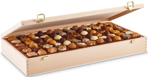 Wooden Box 144 Pcs | Laderach