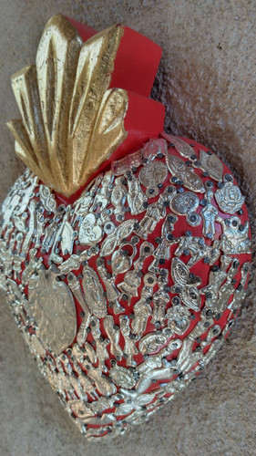 Milagro corazon with crown | El Picaflor