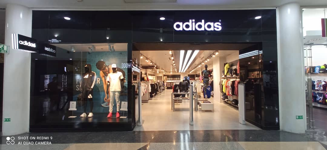 Adidas, T-32