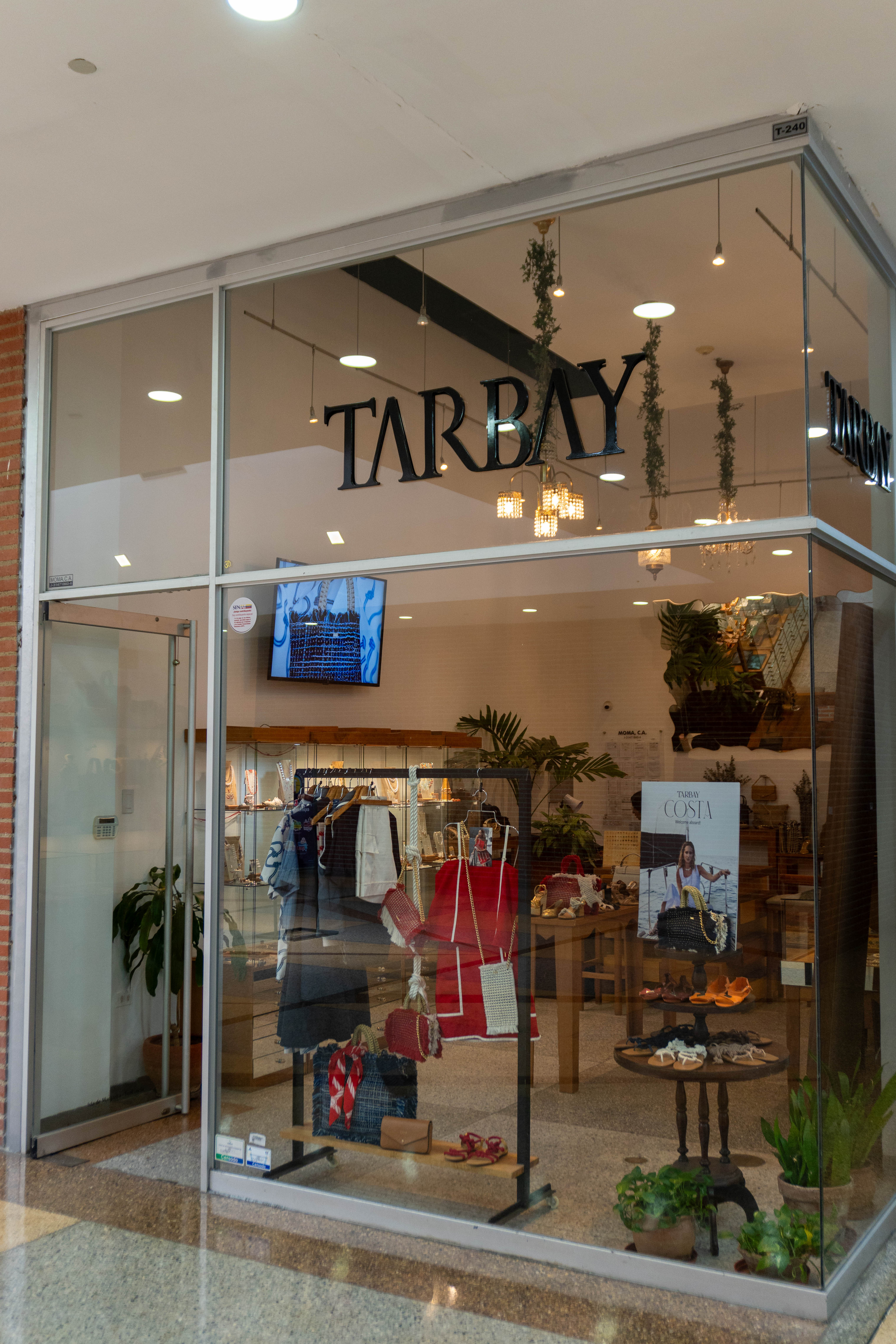 TARBAY, T-240