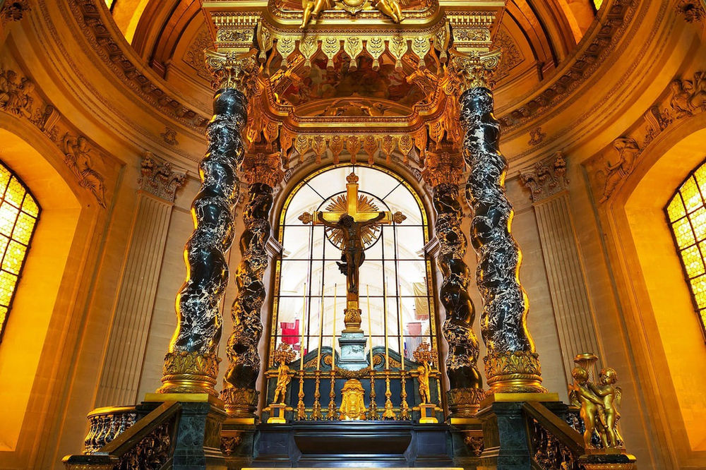 Inside Les Invalides and the Army Museum: A "Dudes" Museum in Paris