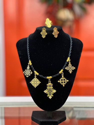 DIDI DESIGN Fashion Jewelry Crosses Gemed Necklace | Didi Design & Altera