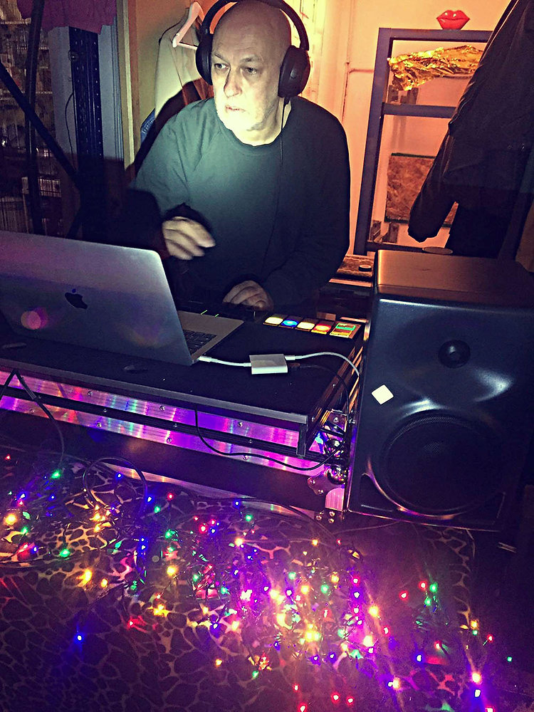 Mille et une Terrasse N° 164 Elizabeth Devlin (US) - music for hiccups ...