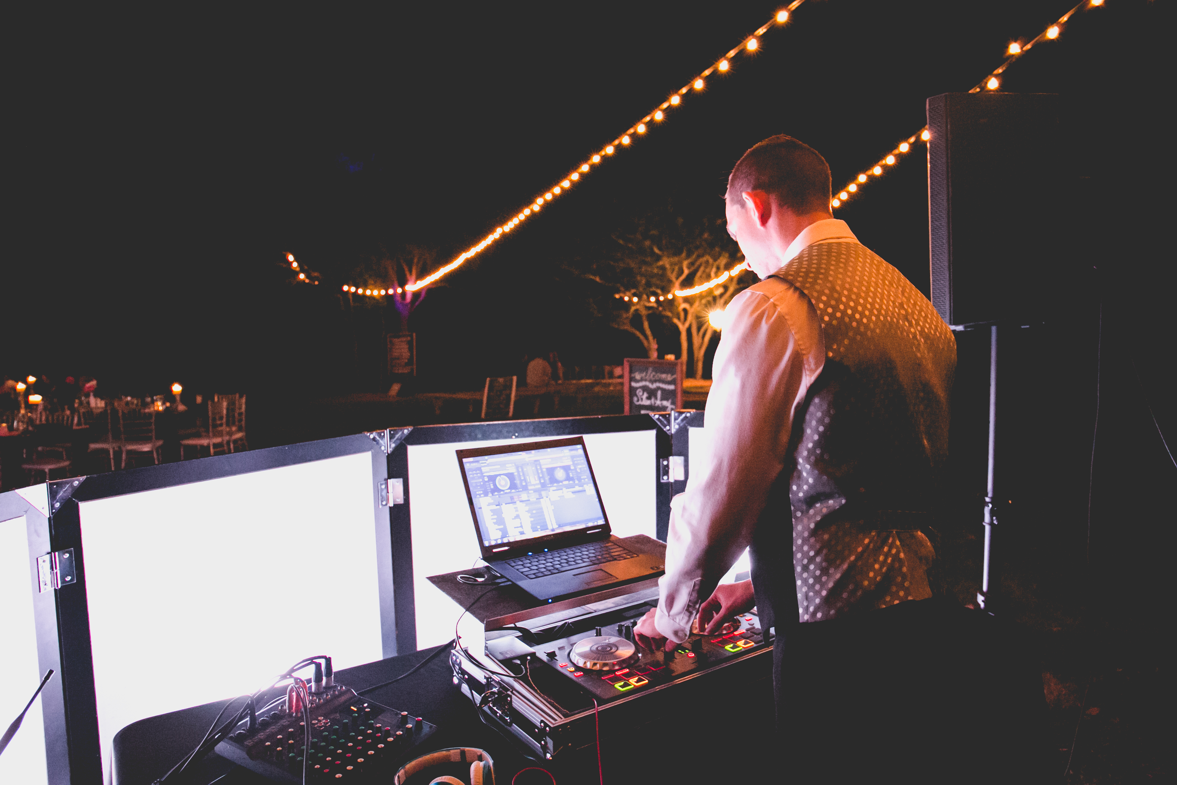 TLS Entertainment | DJ & Photobooth Sarasota | Bradenton