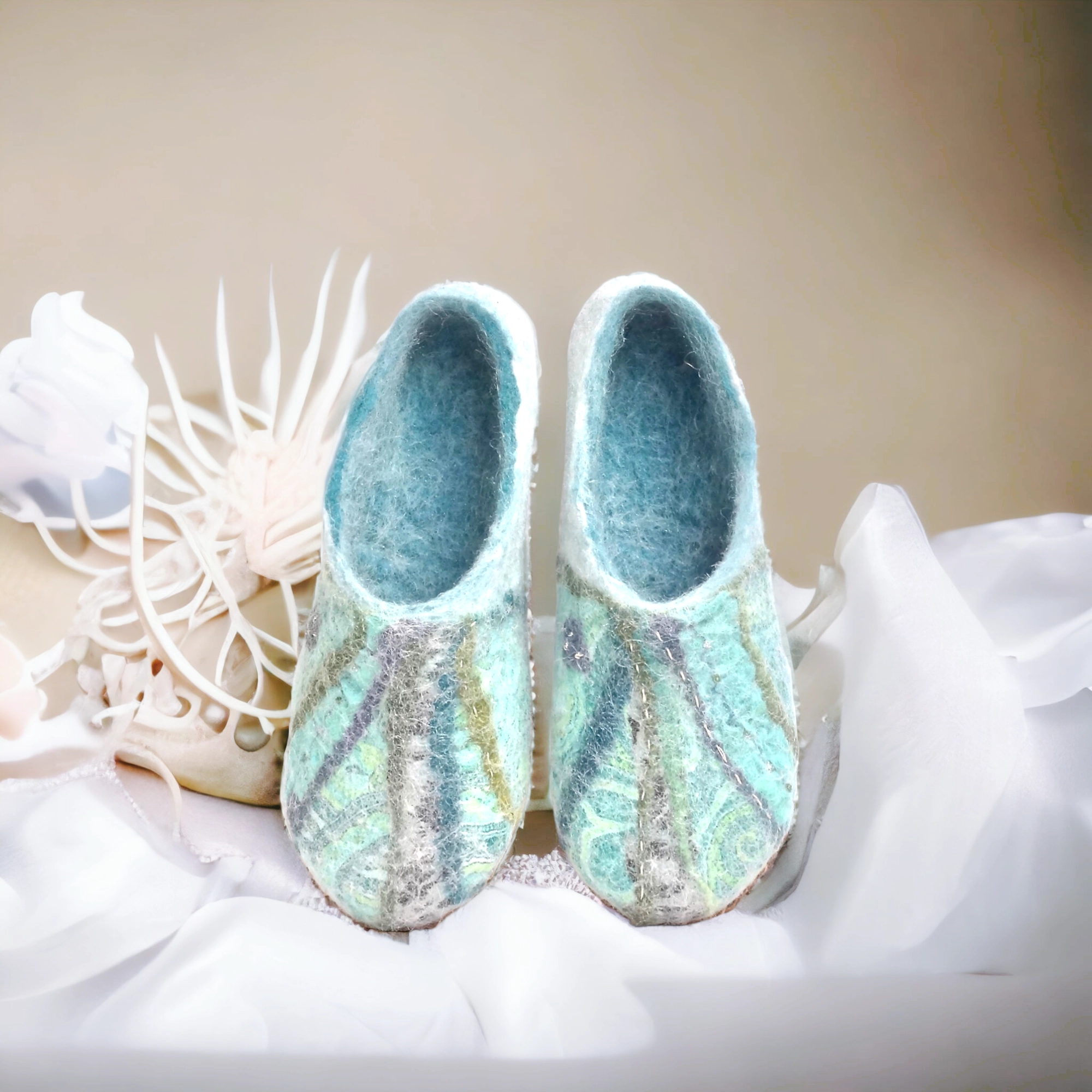 Bbohe handmade felt slippers