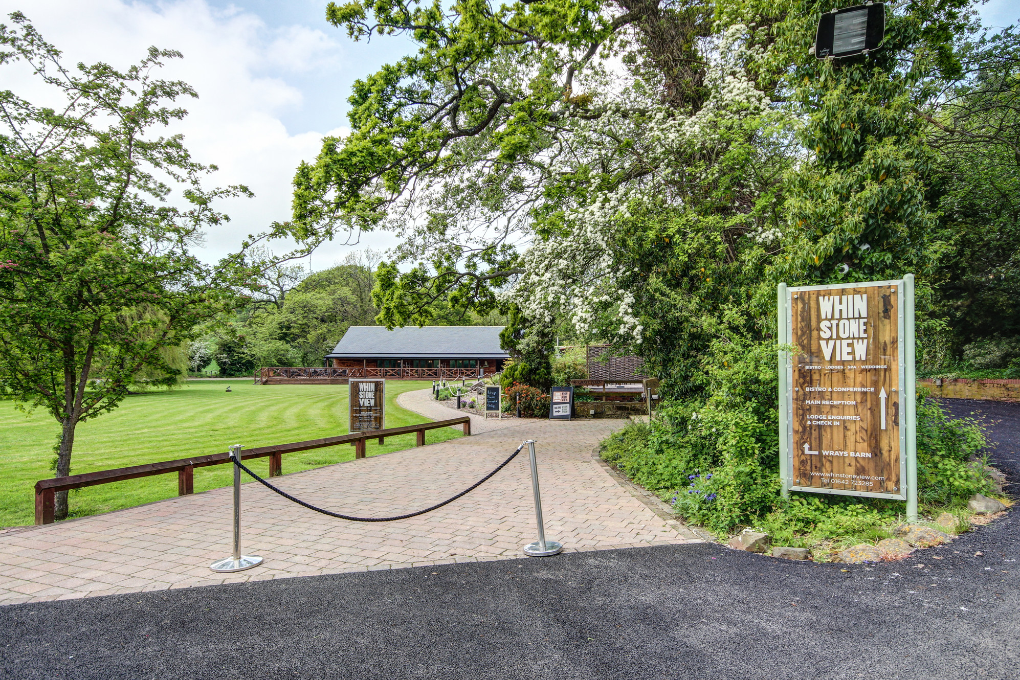 Whinstone View bistro, luxury log cabins with hot tubs, Great Ayton ...