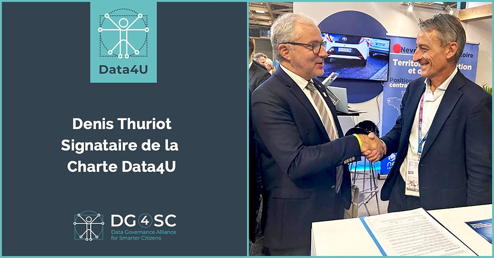 The mayor of Nevers signs the Data4U charter