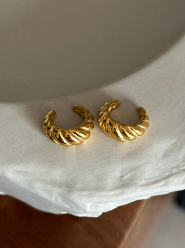 CROISSANT EAR CUFF | SNA STUDIOS