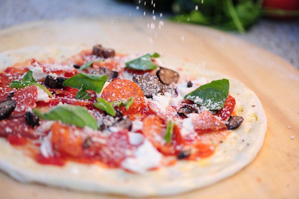 pizza 900 mobile wood fired pizza catering. wedding and event caterin