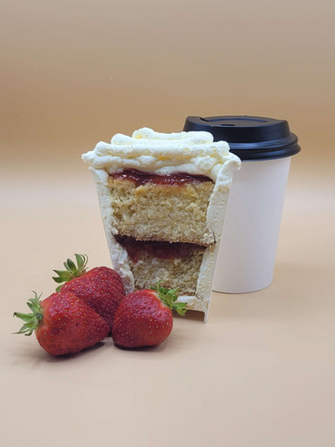 12oz Vanilla cake in a cup | Debbies Cake Designs