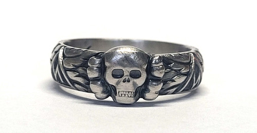 Totenkopfring personalized hand engraved | Totenkopfrings store