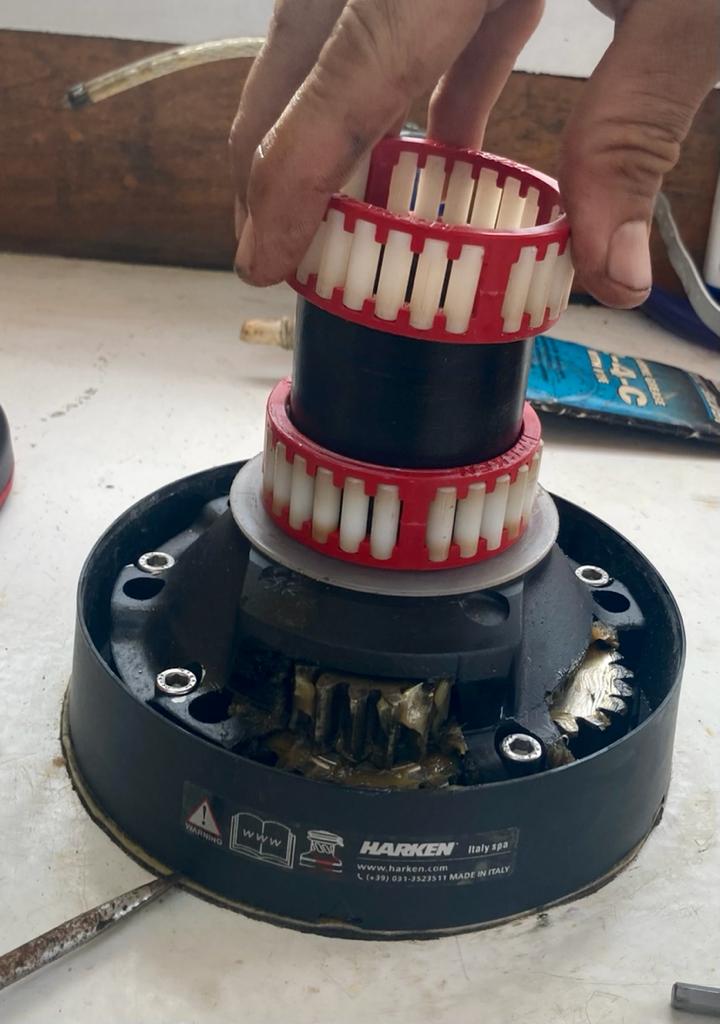 Harken 40.2 Winch Service