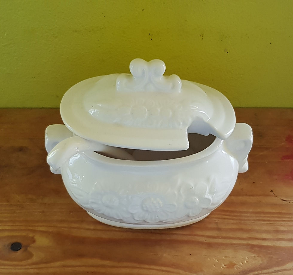 Ceramic gravy boat | Marianas Online