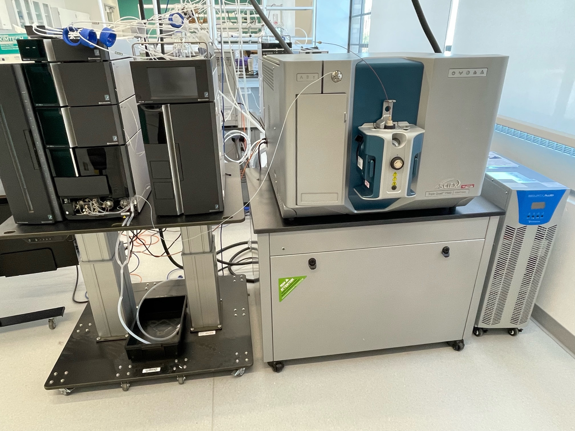 SOLD - SCIEX 7500 Triple Quad with LC-40