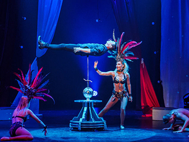 ILLUSION MEETS CIRCUS