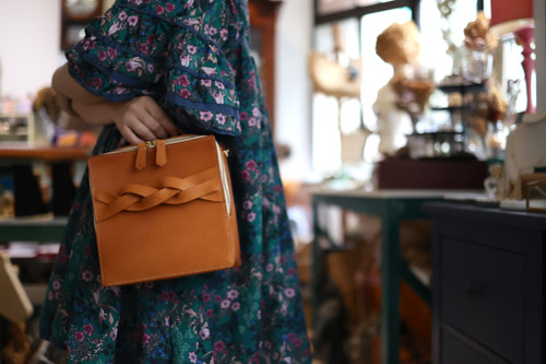 《CAJA》 Square Box Handbag | Fabula Design