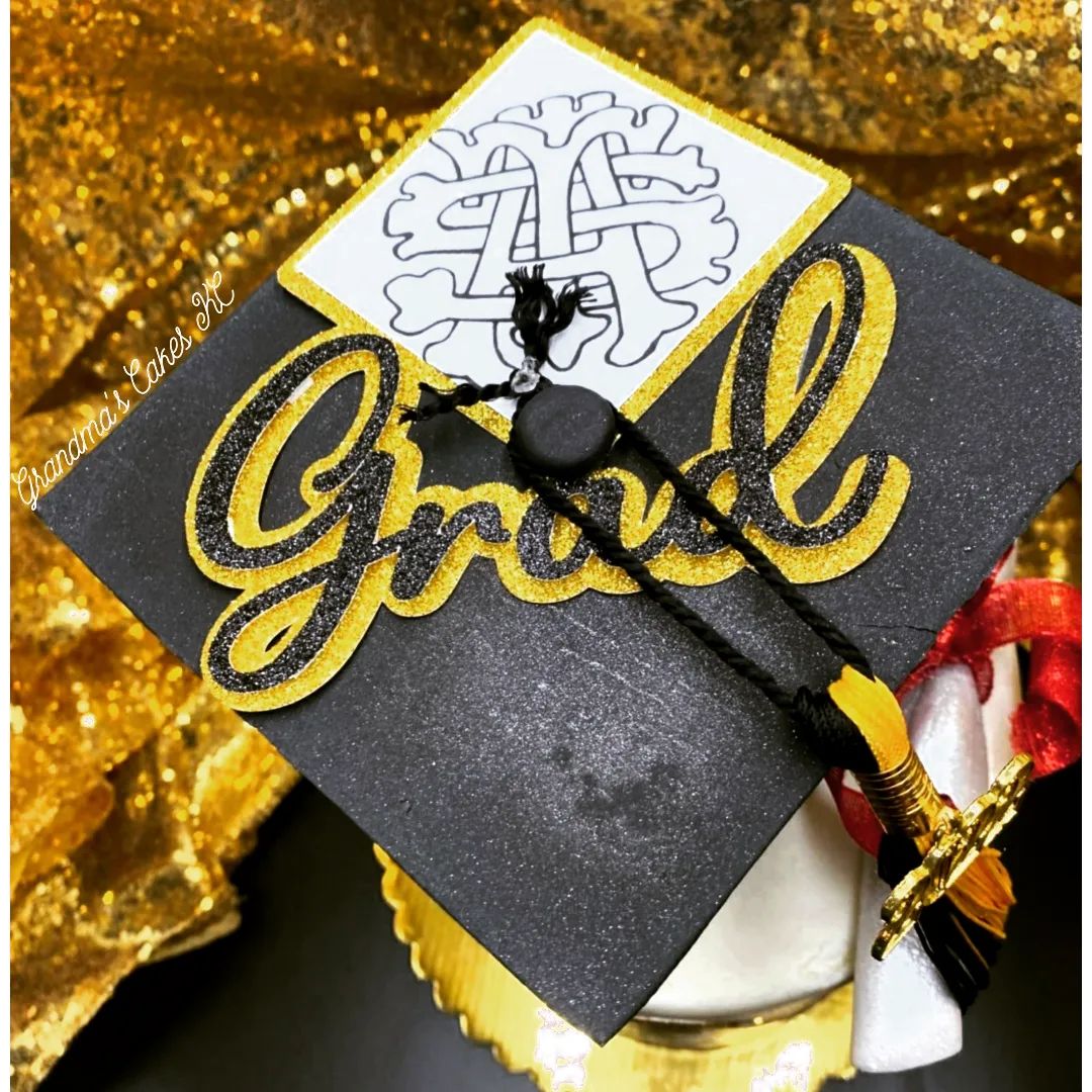 Graduation Themed Cake Plaques | Grandma's Cakes KC