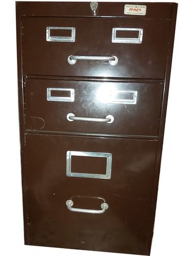 Livraison de rangement industriel Roneo. | Daisy Brocante.