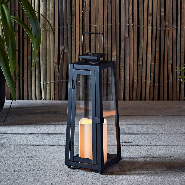 How to Refresh your Patio with Outdoor Lights and Candles