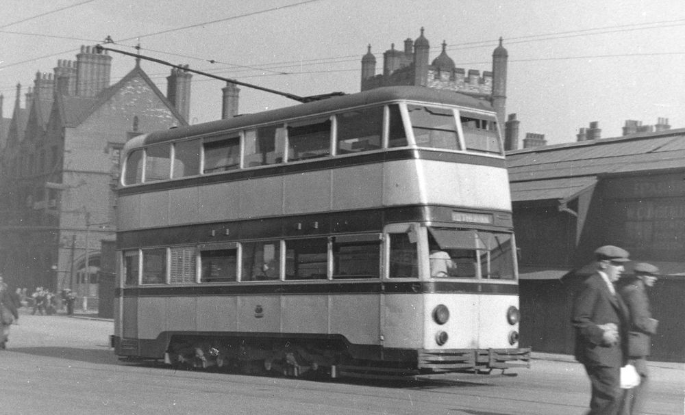 Is it a tram is it a bus is it a trolleybus?