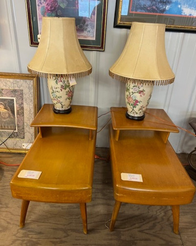 MID CENTURY MAPLE END TABLE - HEYWOOD WAKEFIELD | Consignment Exchange