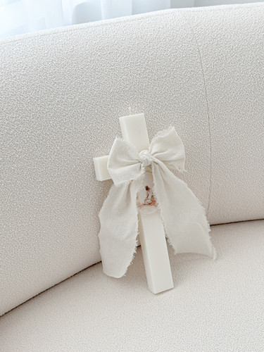 White linen Cross | B&B