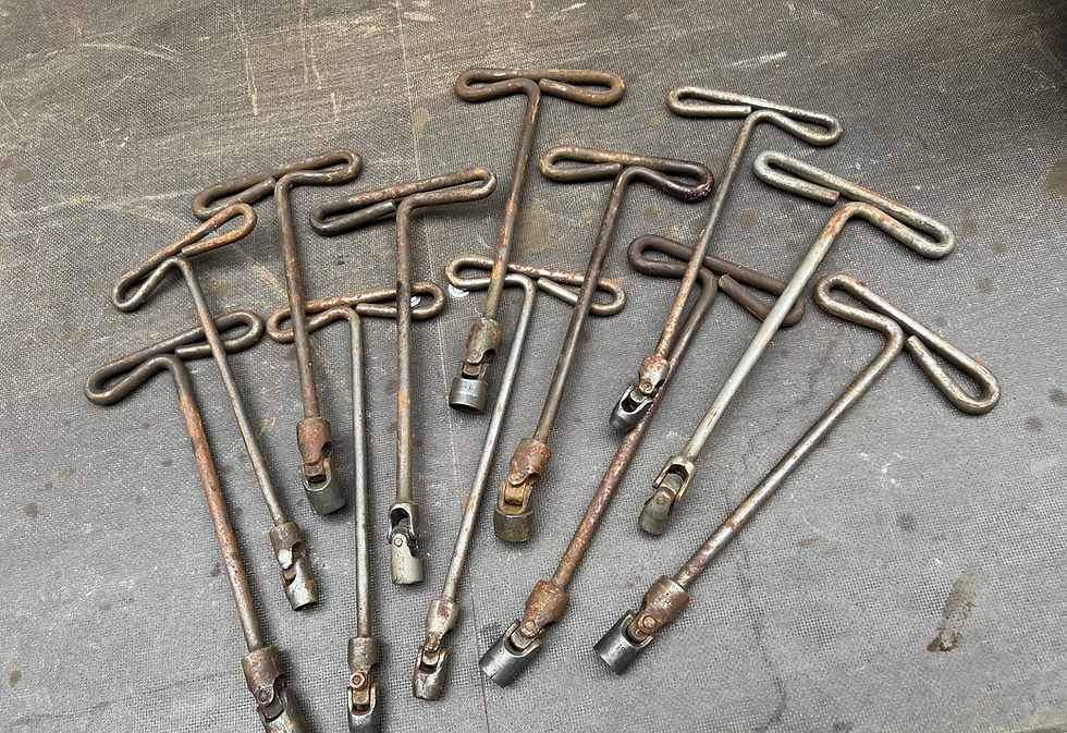 WW2 tools set of 12 pieces | Kilroy.Store