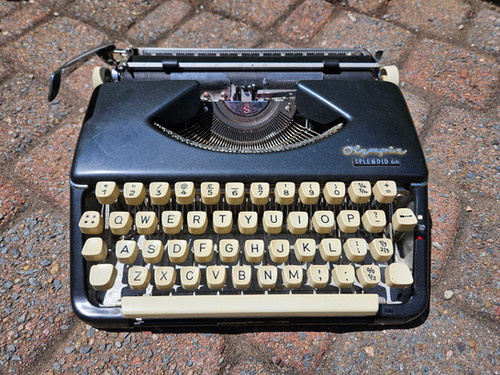 RESERVE: Olympia Splendid 66 (1965) | Ocean View Typewriters