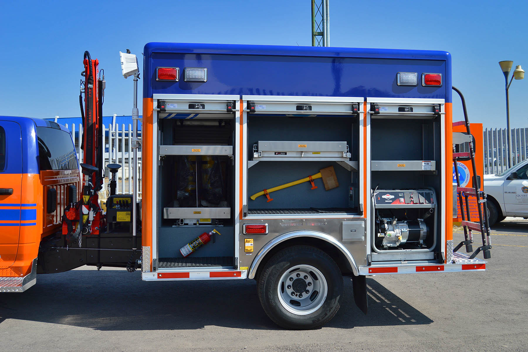 UNIDADES RESCATE & HAZMAT | Quiroga Trucks