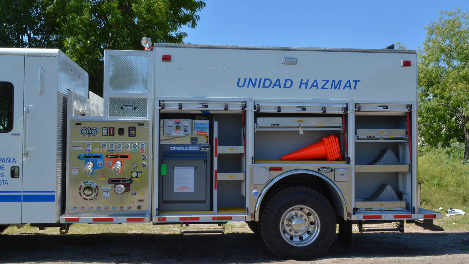 UNIDADES RESCATE & HAZMAT | Quiroga Trucks