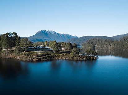 Accommodation | Lakeside Bar and Grill | Tullah Lakeside Lodge