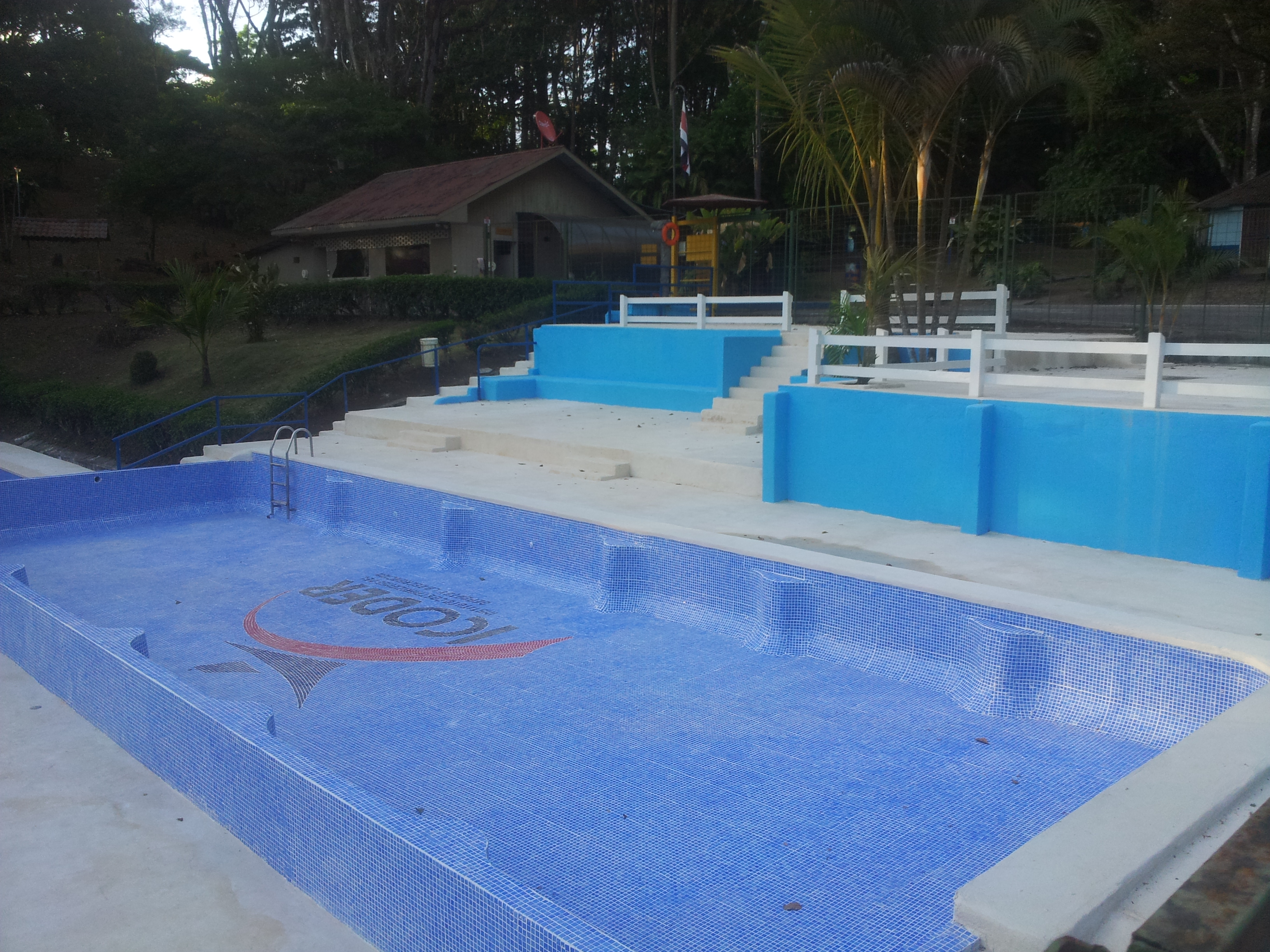 Construcción y Remodelación de Piscinas | Piscinas AquaStar