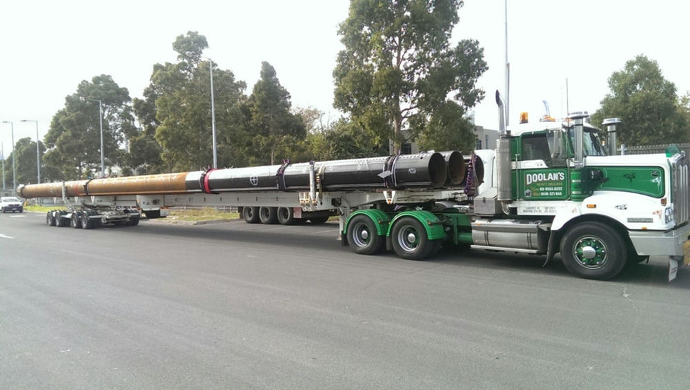 Steel Pipes: Choosing Between Seamless and Welded