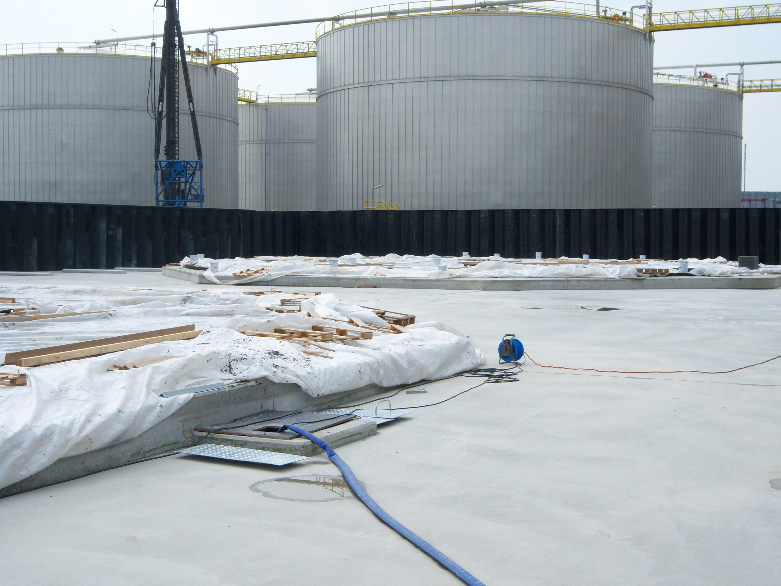 Liquid Bulk Terminal Containment Barrier - PT ESC Steel Indonesia