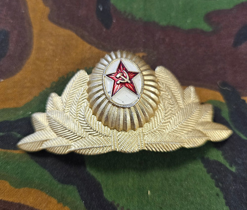 RED STAR CAP BADGE | My Site