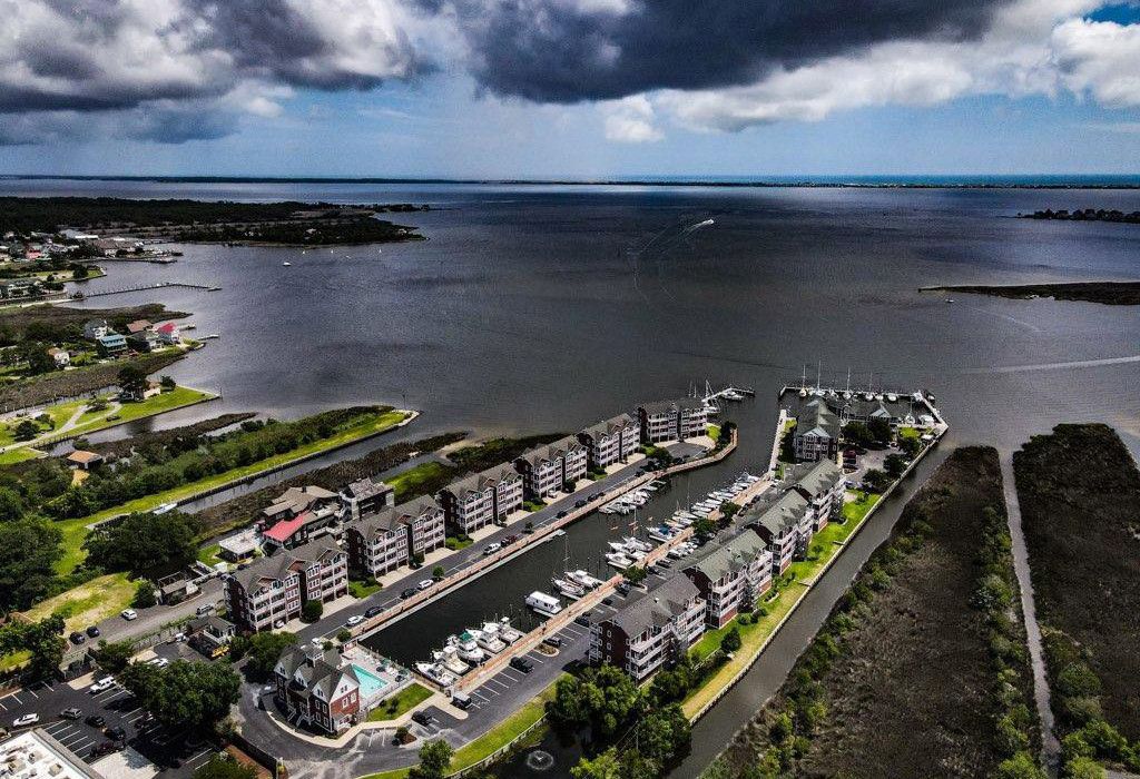 Luxury Waterfront Condominiums | Shallowbag Bay Club | Manteo
