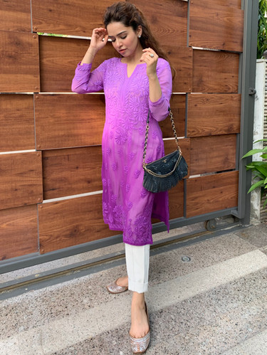 Haania Manzar Hand Embroidered Viscose Lucknowi Chikankari Kurti | RH ...