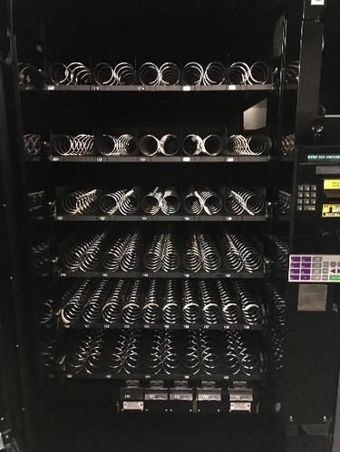 Refurbished Automated Products AP 123 Full Size Snack Vending Machine ...